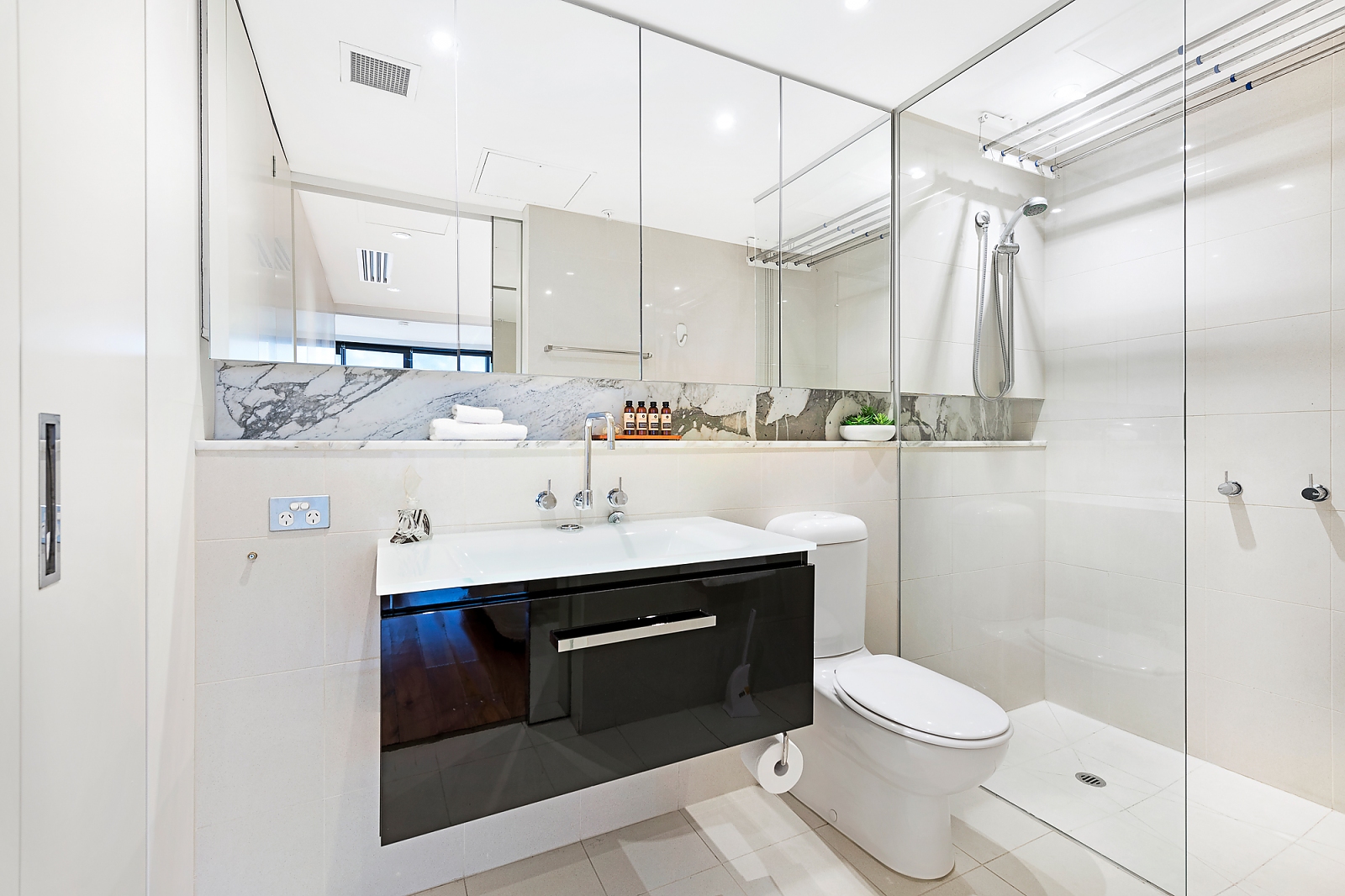 Freshwater Place Furnished Apartments for Short & Long Stays | Serviced ...