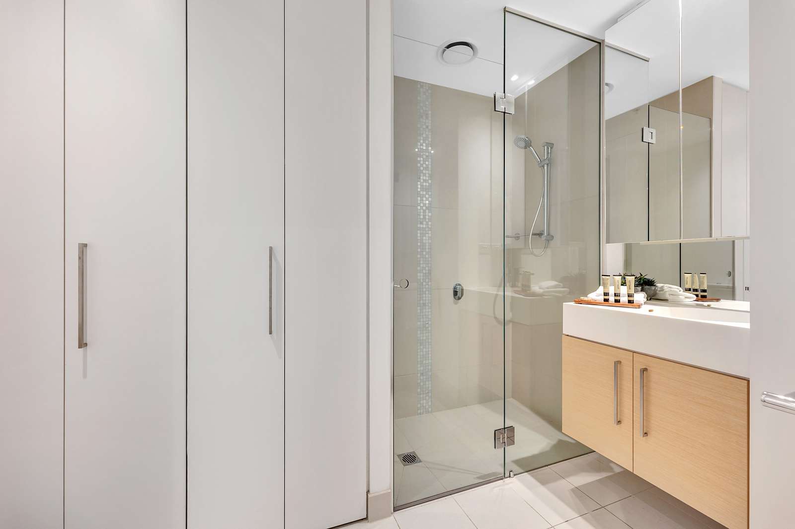 Apartment 4701 at Prima Tower Serviced Apartments Southbank ...