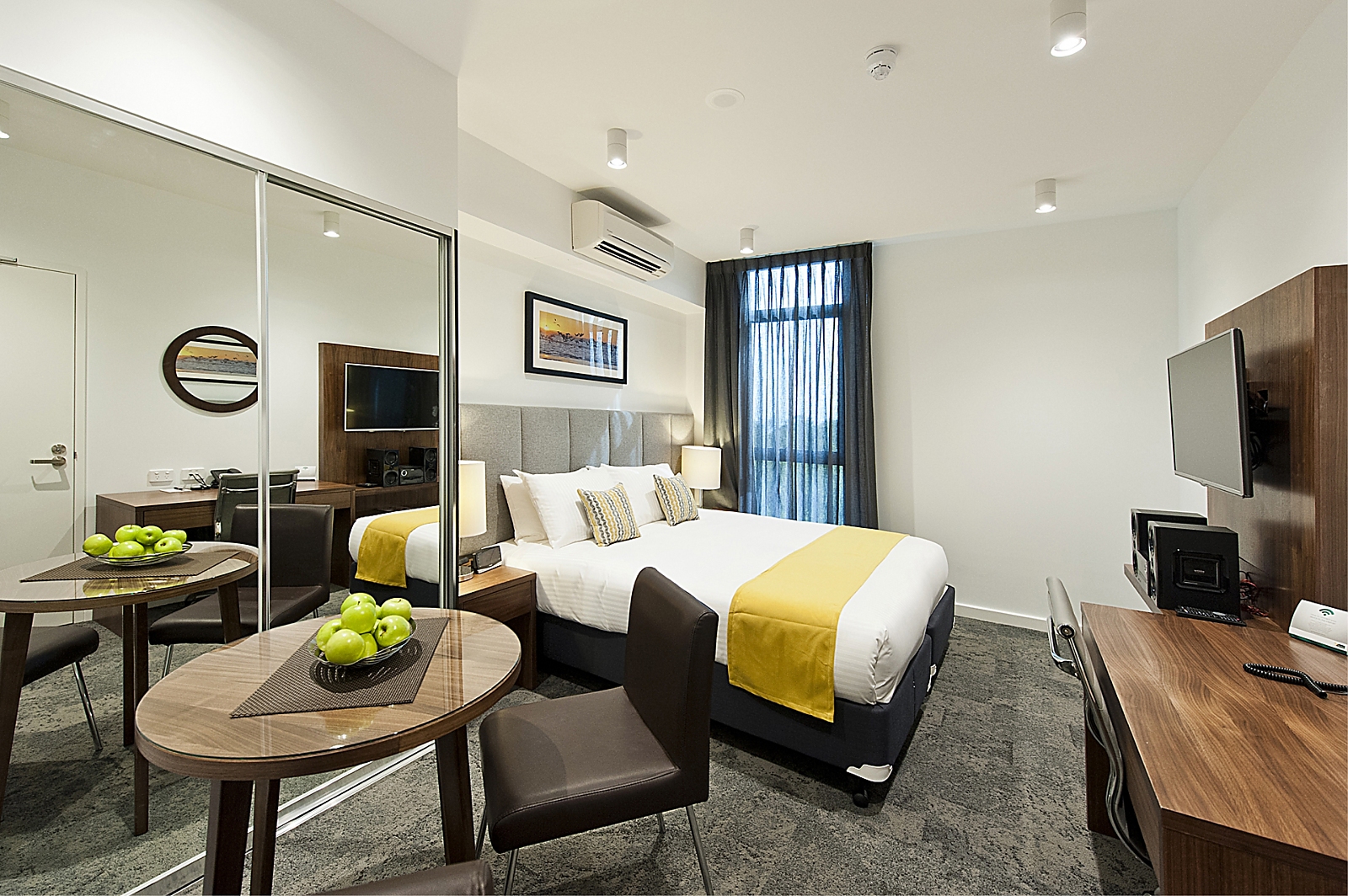 Studio Serviced Apartment at Quest Rockingham | Studio Studio